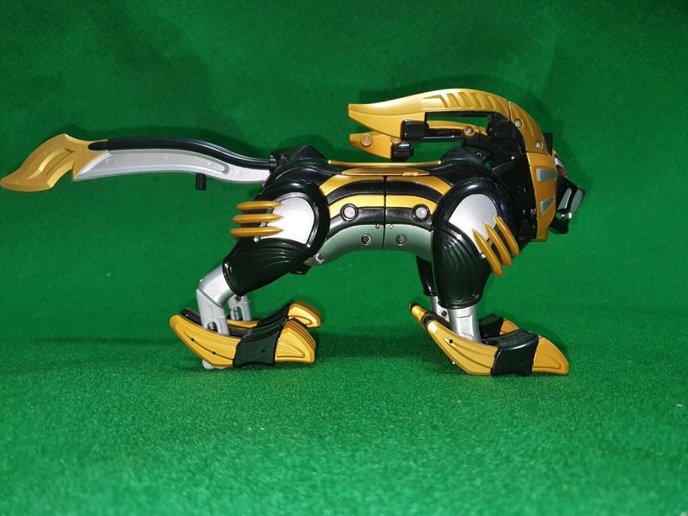 Power Rangers Jungle Fury Chameleon Zord